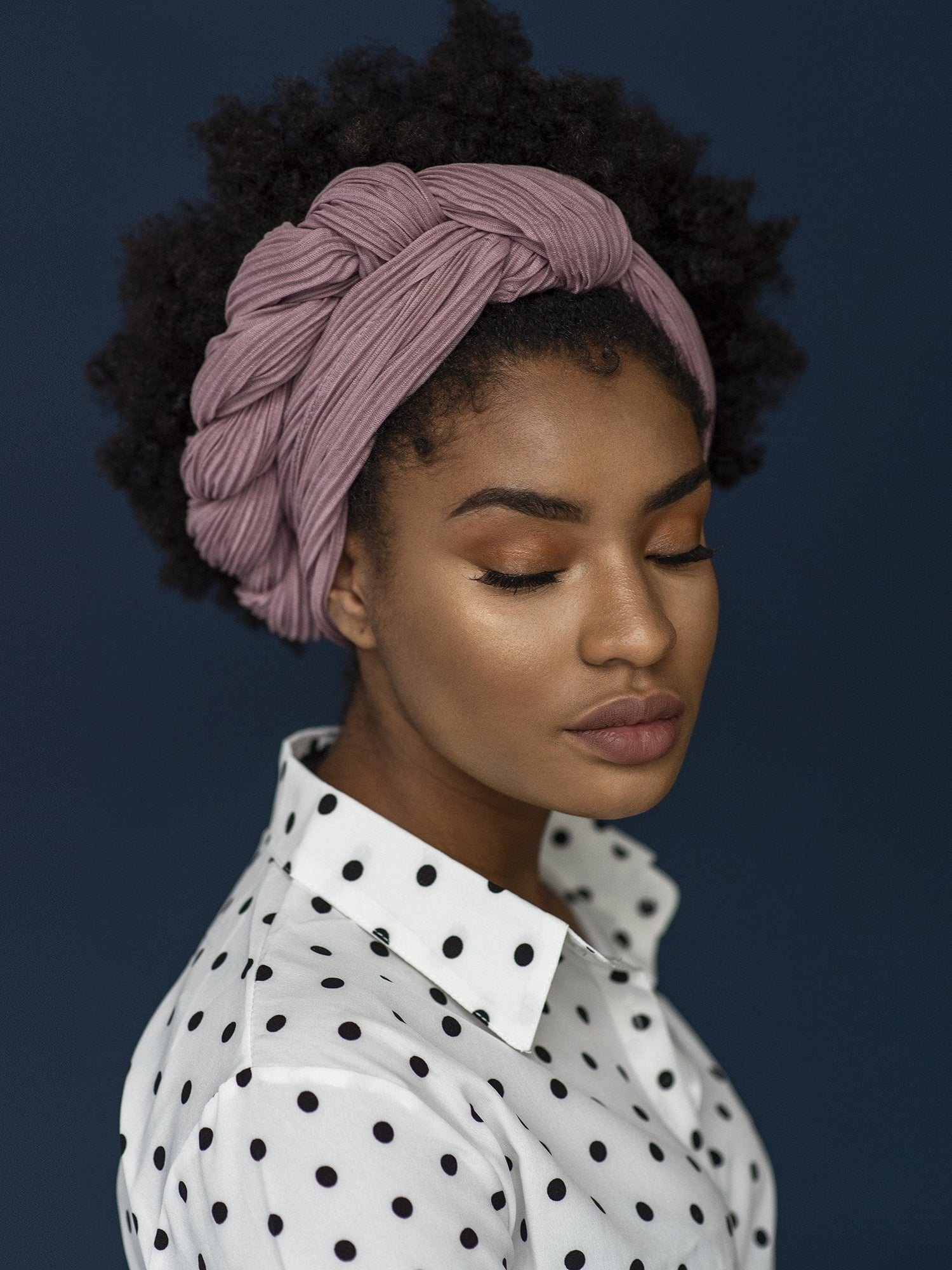 Creating a Side-Swept Look using a Head Wrap | The Wrap Life